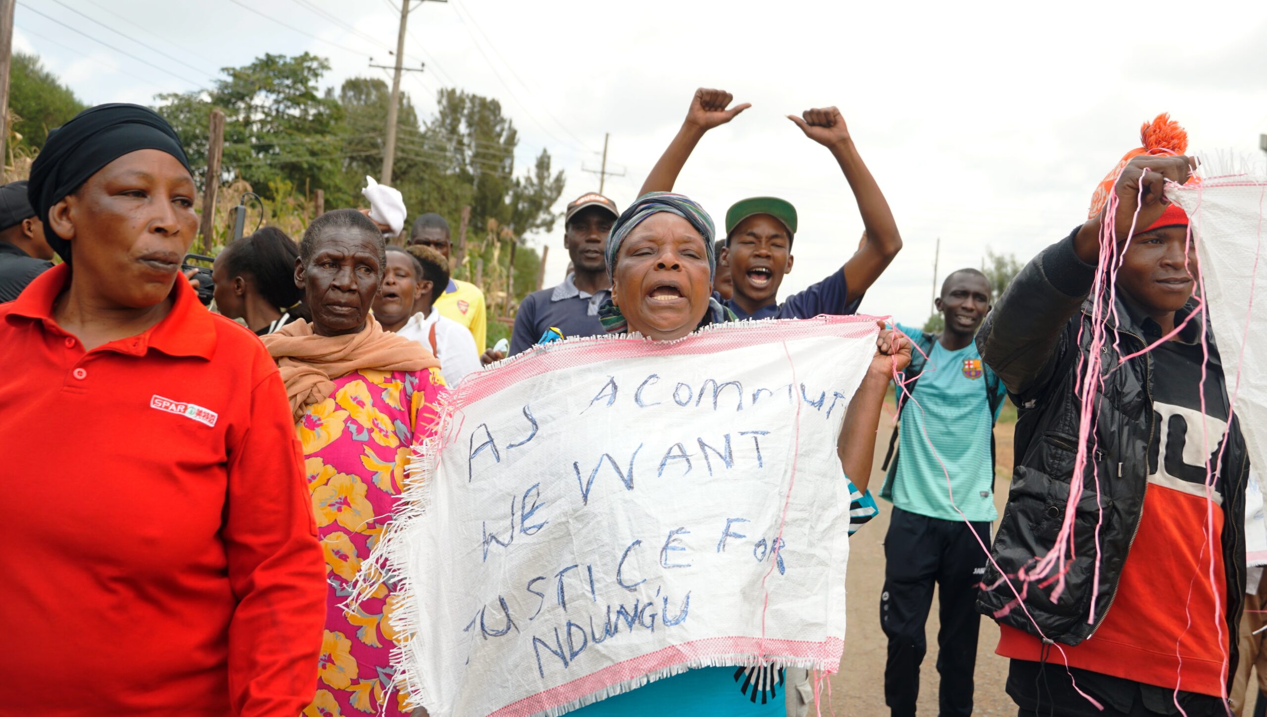 Mwanzo residents protest over defilement case! - HUBZ MEDIA